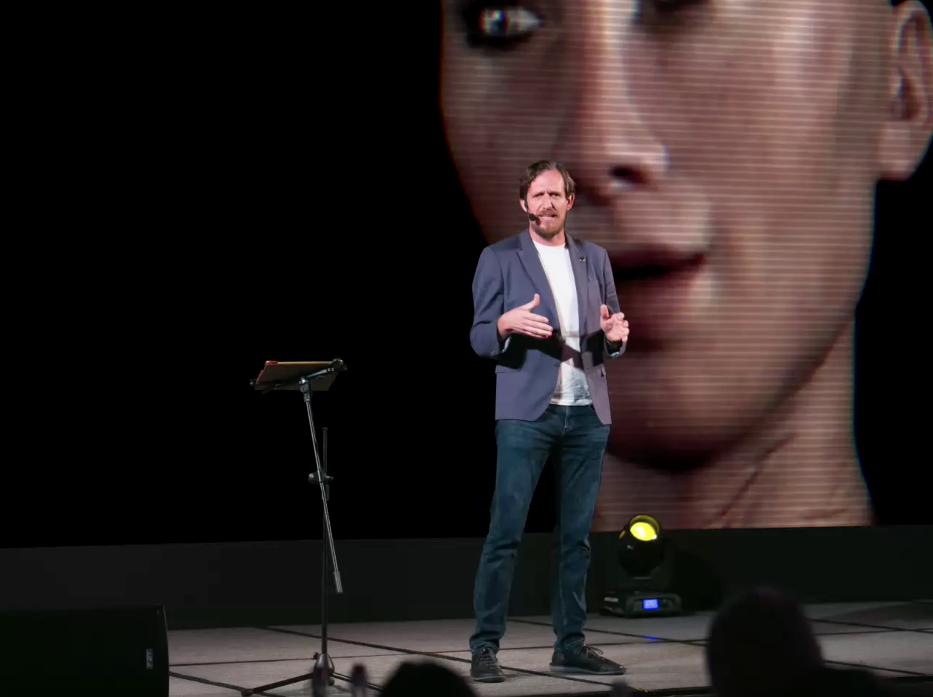 Can Technology Make us More Human? keynote | Simon Waller Live